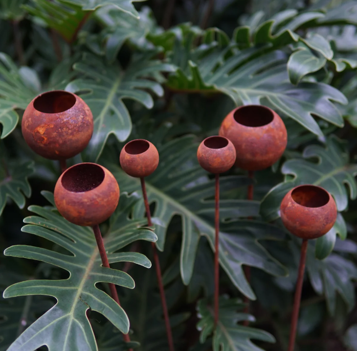 Rain ball stakes - Echuca Plant Farm